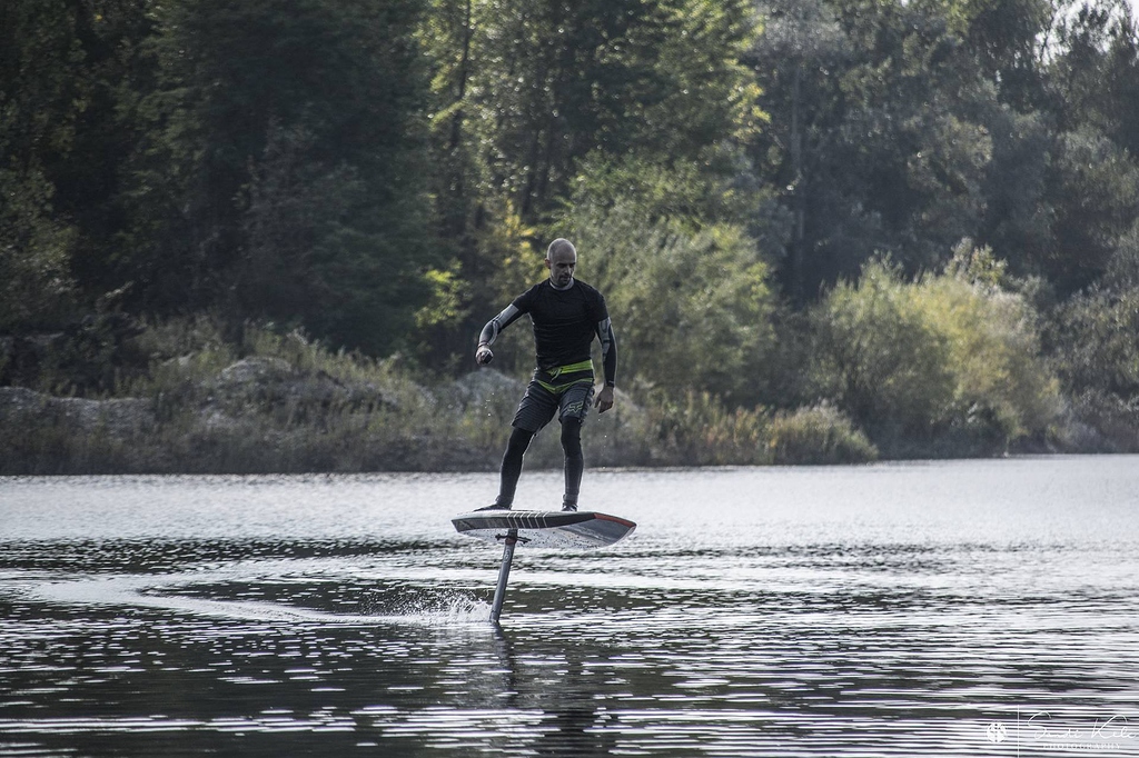 Flying rodeo e-foil survey - Products - FOIL.zone