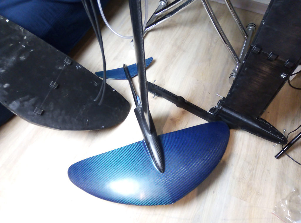 DIY full carbon mast & blue carbon fiber wings from 3d printed molds ...