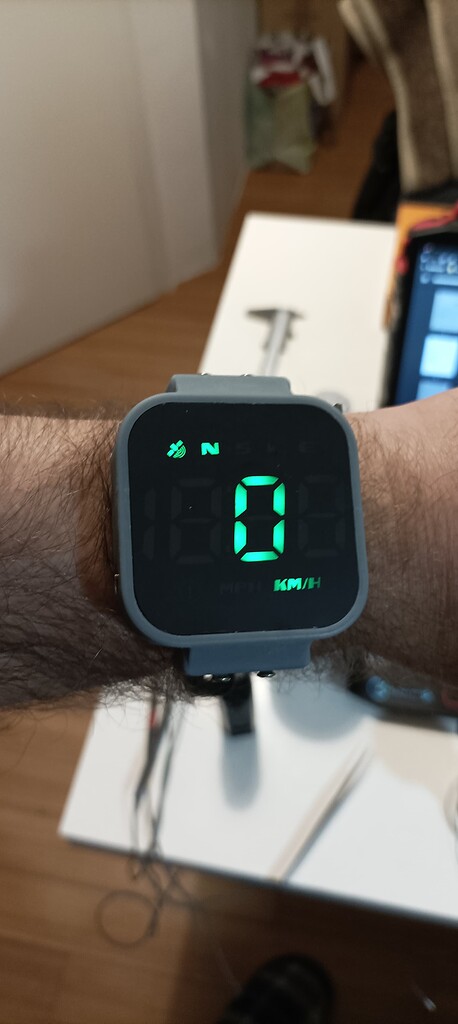 Diy gps speedometer on your hand - Build, Repair & Mod - FOIL.zone