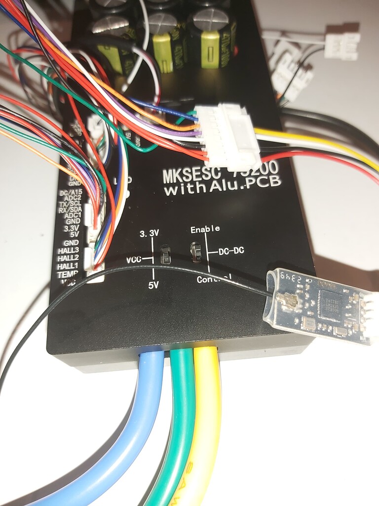 Someone familiar with the New vesc 75200 additional 2 buttons on top ...